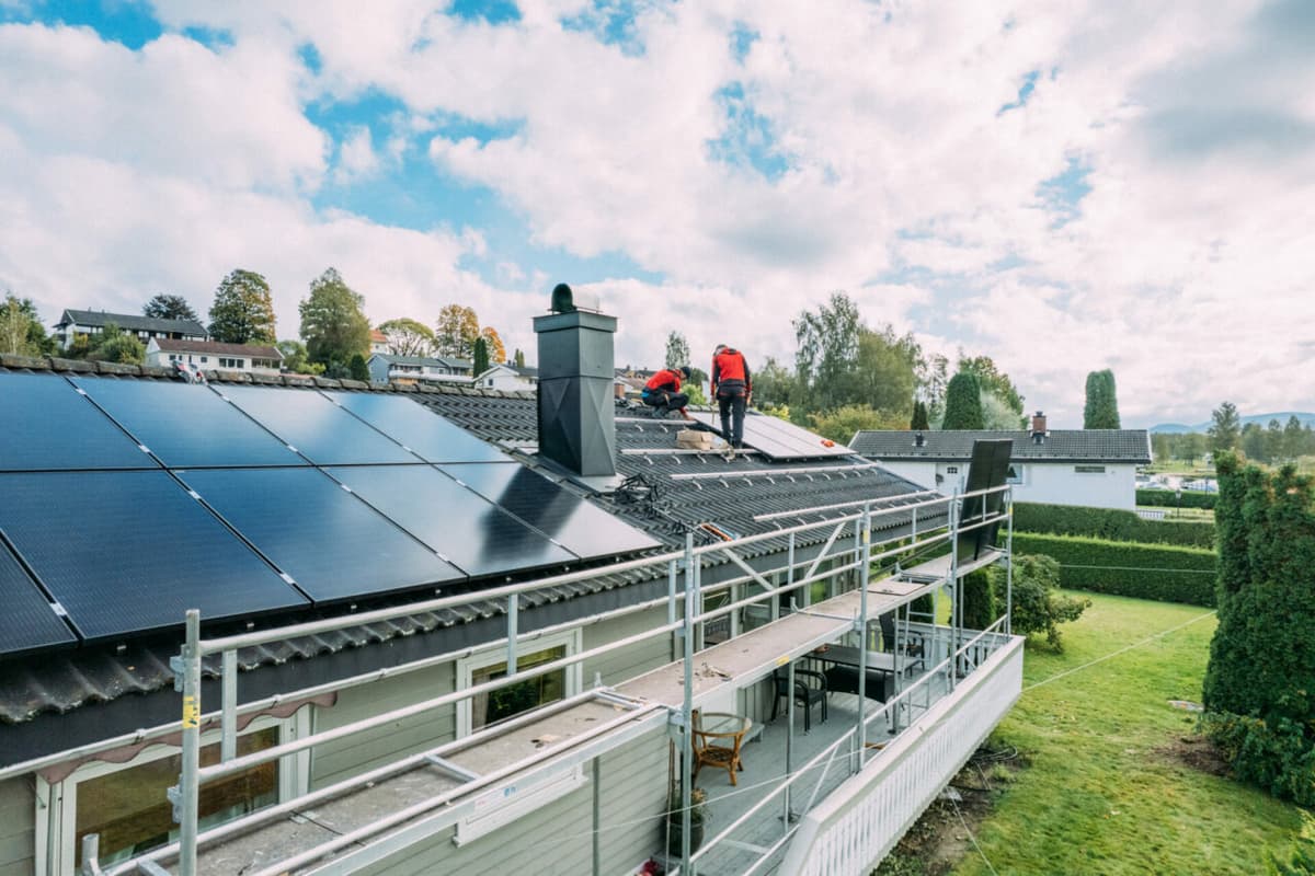 Montere solcelleanlegg | Elektropluss Telemark